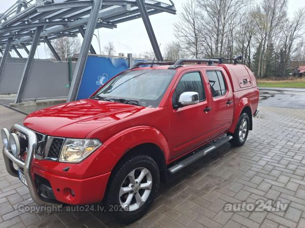 Red Nissan Navara 2007 in Tallinn, with an engine capacity of 2.50 L and mileage of 190 thousand km for 9200 €, photo 4 on AUTOMOTO.COM.LV
