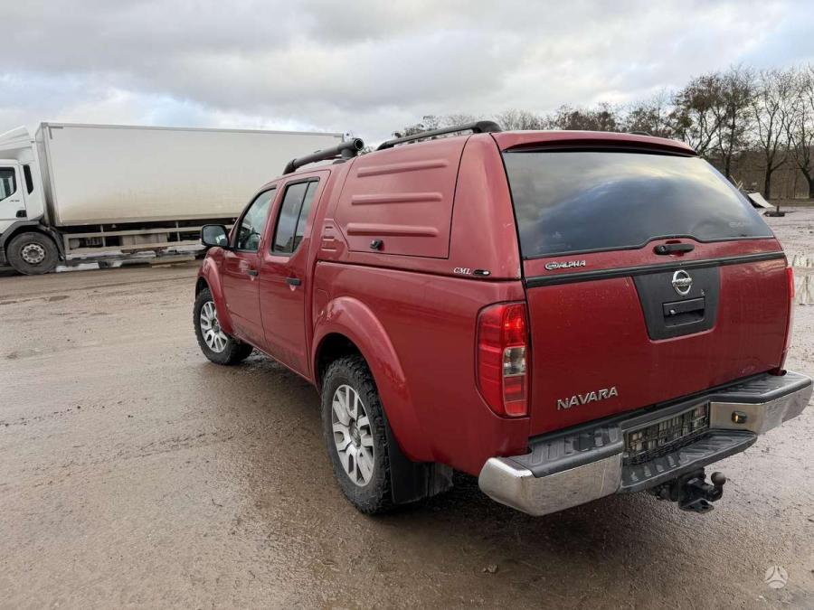 Sarkans Nissan Navara 2012 Kauņa, ar dzinēja tilpumu 2.99 L un nobraukumu 400 tūkst. km par 7900 €, foto 4 vietnē AUTOMOTO.COM.LV