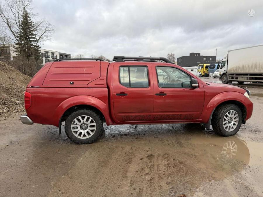 Sarkans Nissan Navara 2012 Kauņa, ar dzinēja tilpumu 2.99 L un nobraukumu 400 tūkst. km par 7900 €, foto 5 vietnē AUTOMOTO.COM.LV