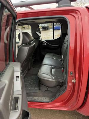 Sarkans Nissan Navara 2012 Kauņa, ar dzinēja tilpumu 2.99 L un nobraukumu 400 tūkst. km par 7900 €, foto 13 vietnē AUTOMOTO.COM.LV