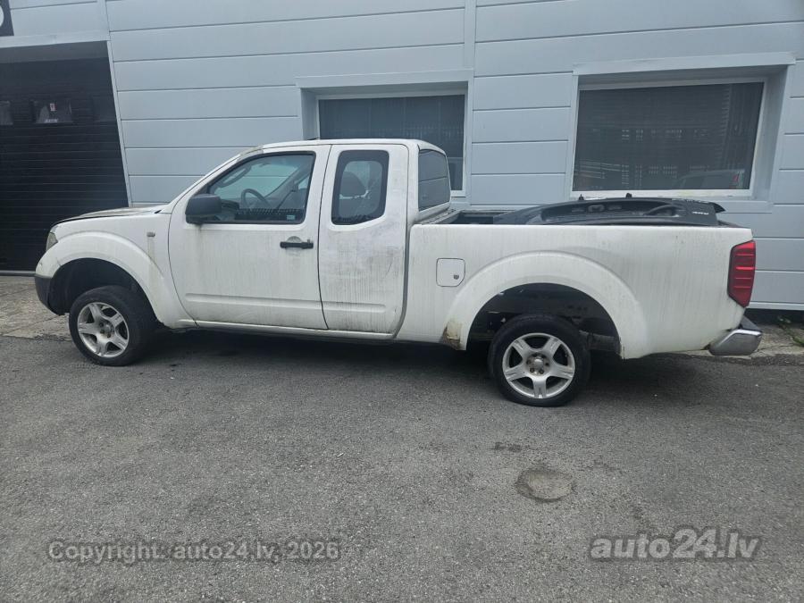 Balts Nissan Navara 2007 Tallina, ar dzinēja tilpumu 0.00 L un nobraukumu 170 tūkst. km par 1799 €, foto 3 vietnē AUTOMOTO.COM.LV