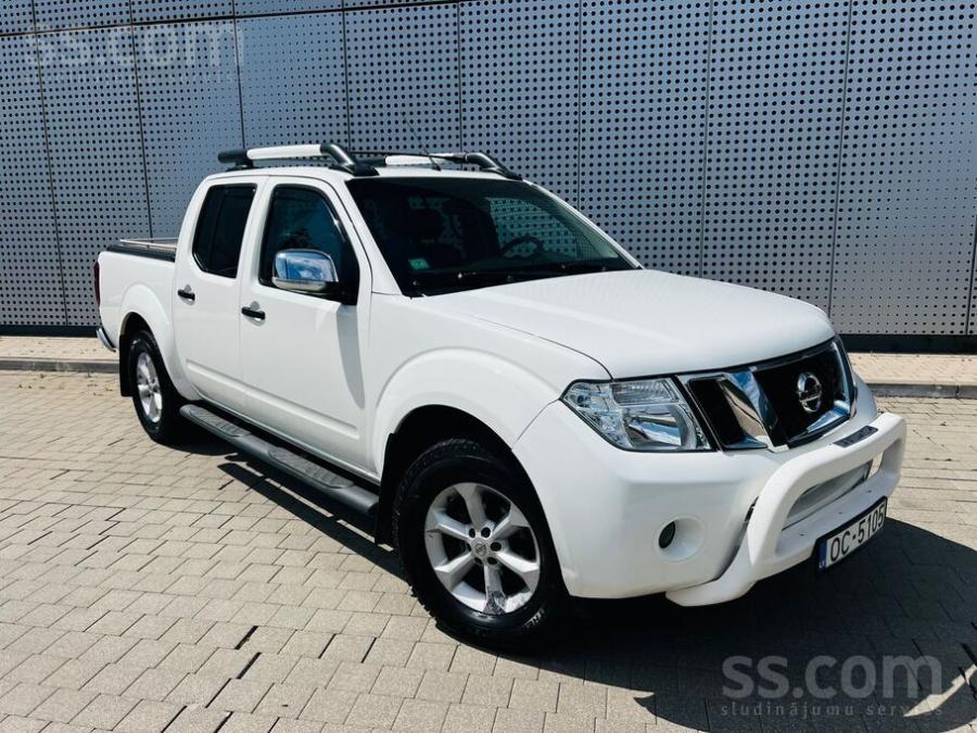 Balts Nissan Navara 2012 Rīga, ar dzinēja tilpumu 2.50 L un nobraukumu 372 tūkst. km par 9500 €, foto 1 vietnē AUTOMOTO.COM.LV