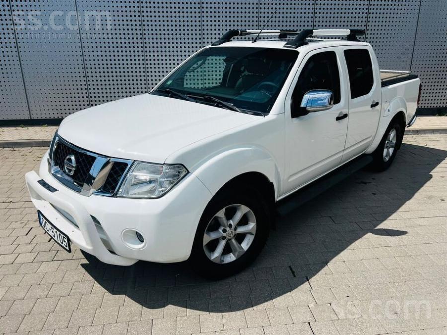 Balts Nissan Navara 2012 Rīga, ar dzinēja tilpumu 2.50 L un nobraukumu 372 tūkst. km par 9500 €, foto 2 vietnē AUTOMOTO.COM.LV