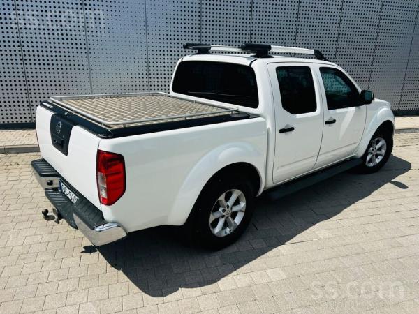 Balts Nissan Navara 2012 Rīga, ar dzinēja tilpumu 2.50 L un nobraukumu 372 tūkst. km par 9500 €, foto 3 vietnē AUTOMOTO.COM.LV