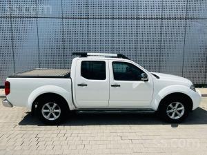 Balts Nissan Navara 2012 Rīga, ar dzinēja tilpumu 2.50 L un nobraukumu 372 tūkst. km par 9500 €, foto 5 vietnē AUTOMOTO.COM.LV