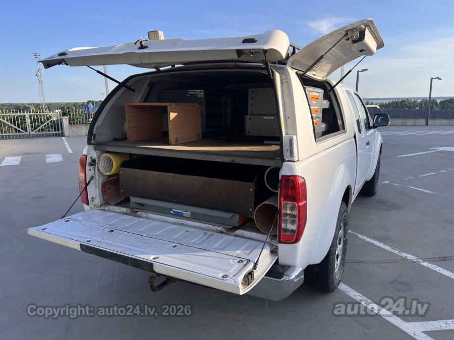 Balts Nissan Navara 2015 Tallina, ar dzinēja tilpumu 2.50 L un nobraukumu 226 tūkst. km par 8490 €, foto 7 vietnē AUTOMOTO.COM.LV