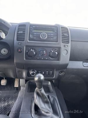 Balts Nissan Navara 2015 Tallina, ar dzinēja tilpumu 2.50 L un nobraukumu 226 tūkst. km par 8490 €, foto 14 vietnē AUTOMOTO.COM.LV