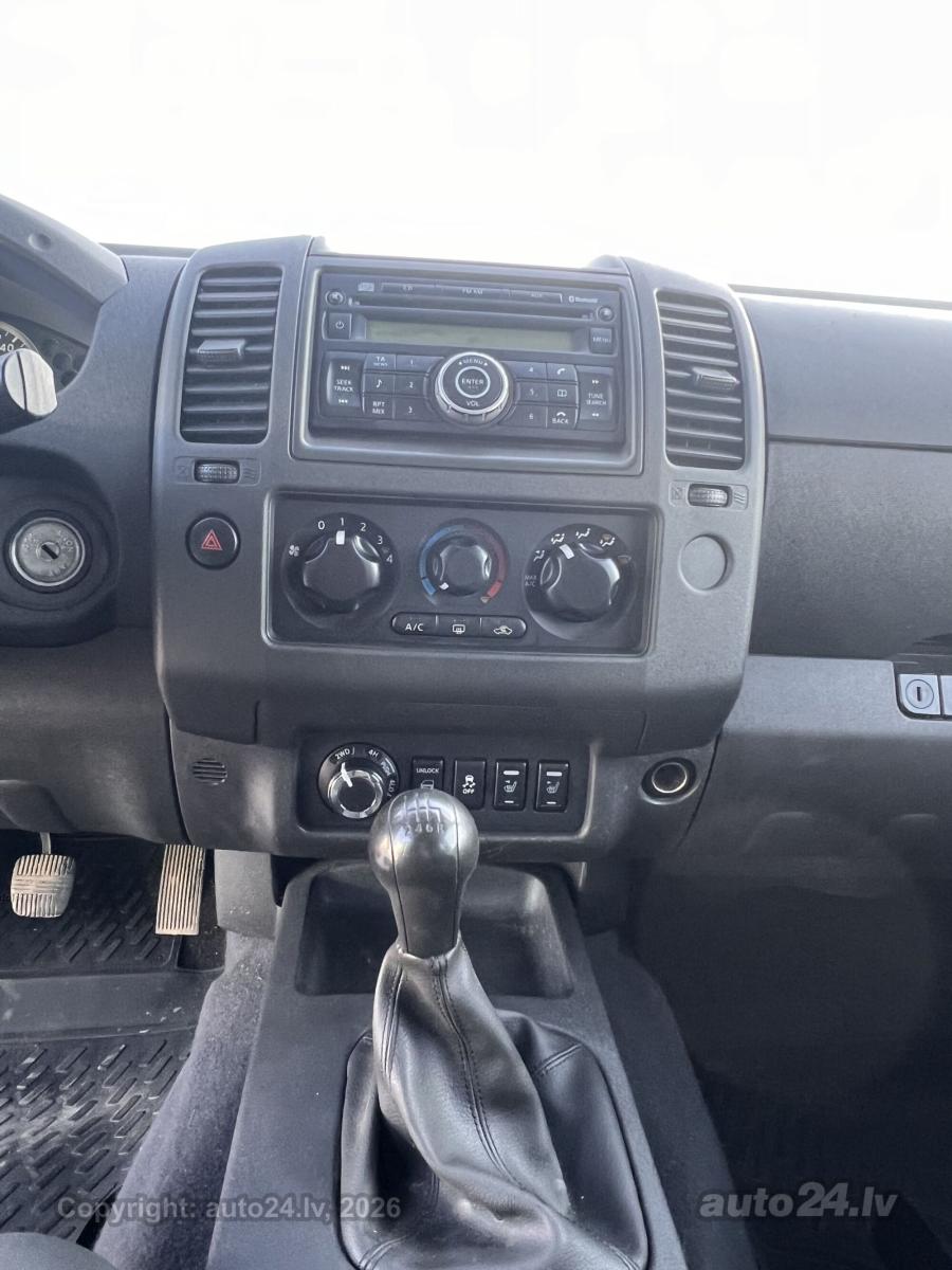 Balts Nissan Navara 2015 Tallina, ar dzinēja tilpumu 2.50 L un nobraukumu 226 tūkst. km par 8490 €, foto 14 vietnē AUTOMOTO.COM.LV