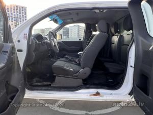 Balts Nissan Navara 2015 Tallina, ar dzinēja tilpumu 2.50 L un nobraukumu 226 tūkst. km par 8490 €, foto 15 vietnē AUTOMOTO.COM.LV