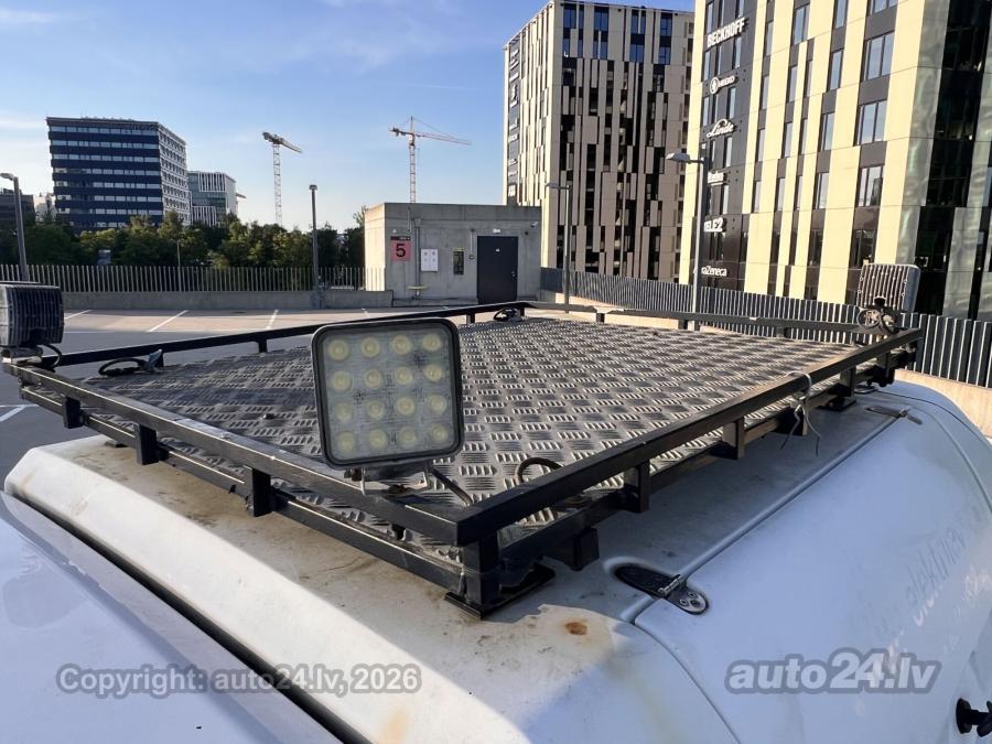 Balts Nissan Navara 2015 Tallina, ar dzinēja tilpumu 2.50 L un nobraukumu 226 tūkst. km par 8490 €, foto 17 vietnē AUTOMOTO.COM.LV