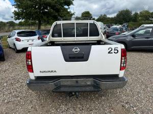 Balts Nissan Navara 2015 Tauragė, ar dzinēja tilpumu 2.50 L un nobraukumu 320 tūkst. km par 6800 €, foto 5 vietnē AUTOMOTO.COM.LV