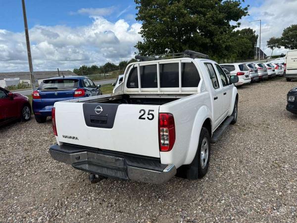 Balts Nissan Navara 2015 Tauragė, ar dzinēja tilpumu 2.50 L un nobraukumu 320 tūkst. km par 6800 €, foto 5 vietnē AUTOMOTO.COM.LV