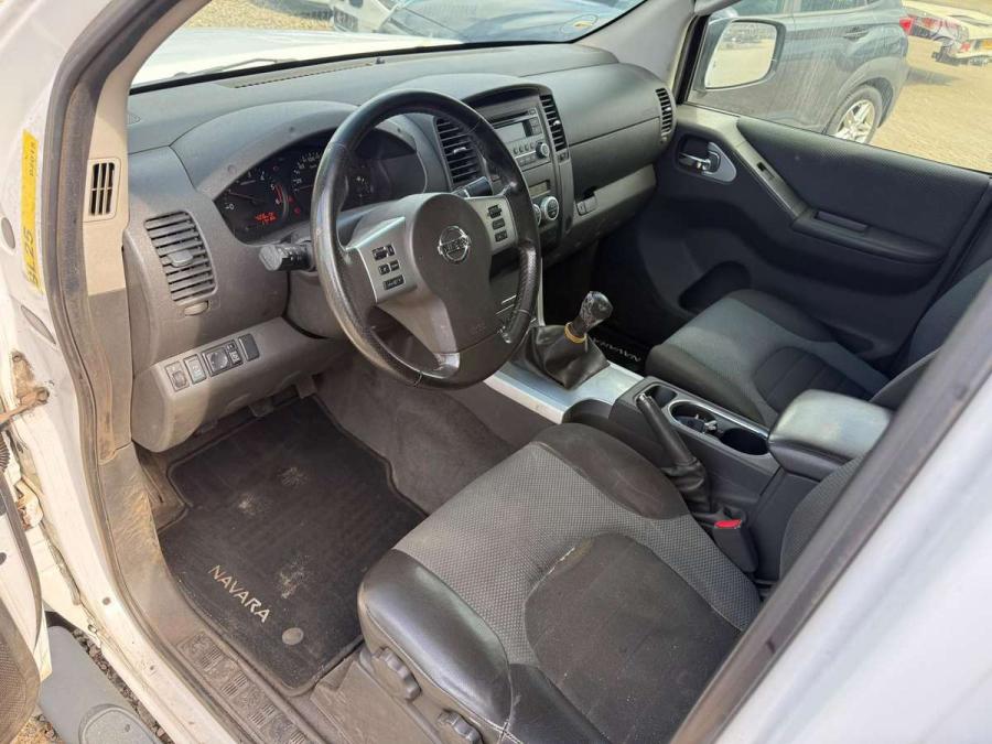 Balts Nissan Navara 2015 Tauragė, ar dzinēja tilpumu 2.50 L un nobraukumu 320 tūkst. km par 6800 €, foto 19 vietnē AUTOMOTO.COM.LV