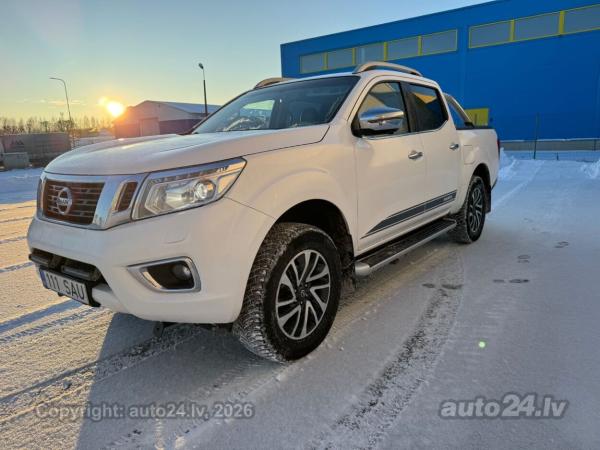 White Nissan Navara 2016 in Tartu, with an engine capacity of 2.40 L and mileage of 241 thousand km for 17900 €, photo 4 on AUTOMOTO.COM.LV