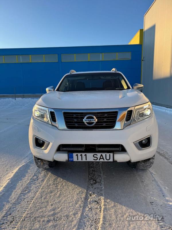 White Nissan Navara 2016 in Tartu, with an engine capacity of 2.40 L and mileage of 241 thousand km for 17900 €, photo 5 on AUTOMOTO.COM.LV
