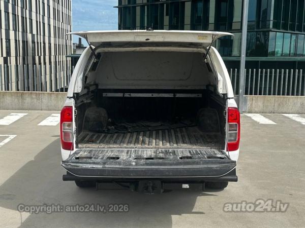 Ниссан Навара 2017 в Таллин на AUTOMOTO.COM.LV Белый Ниссан Навара 2017 в Таллин, объемом двигателя 2.30 л и пробегом 188 тыс. км за 11490 €, фото 9 на AUTOMOTO.COM.LV
