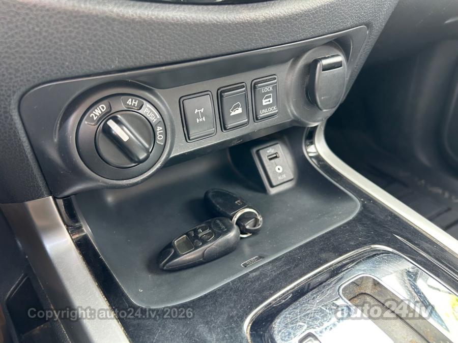 Balts Nissan Navara 2018 Valga, ar dzinēja tilpumu 2.30 L un nobraukumu 349 tūkst. km par 10800 €, foto 18 vietnē AUTOMOTO.COM.LV