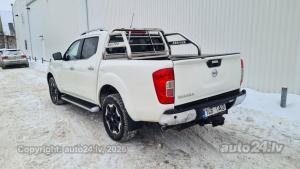 White Nissan Navara 2019 in Tallinn, with an engine capacity of 2.30 L and mileage of 294 thousand km for 14990 €, photo 3 on AUTOMOTO.COM.LV