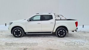 White Nissan Navara 2019 in Tallinn, with an engine capacity of 2.30 L and mileage of 294 thousand km for 14990 €, photo 7 on AUTOMOTO.COM.LV