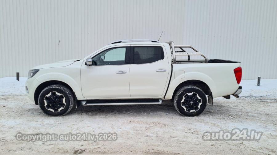 White Nissan Navara 2019 in Tallinn, with an engine capacity of 2.30 L and mileage of 294 thousand km for 14990 €, photo 7 on AUTOMOTO.COM.LV