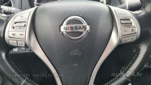 White Nissan Navara 2019 in Tallinn, with an engine capacity of 2.30 L and mileage of 294 thousand km for 14990 €, photo 12 on AUTOMOTO.COM.LV