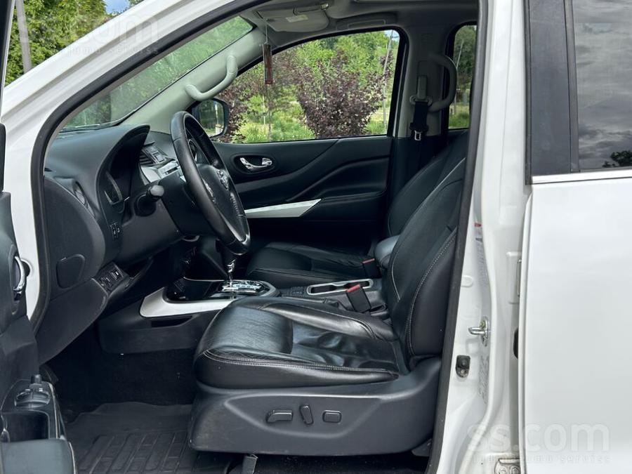 Balts Nissan Navara 2019 Valka, ar dzinēja tilpumu 2.30 L un nobraukumu 350 tūkst. km par 10800 €, foto 13 vietnē AUTOMOTO.COM.LV