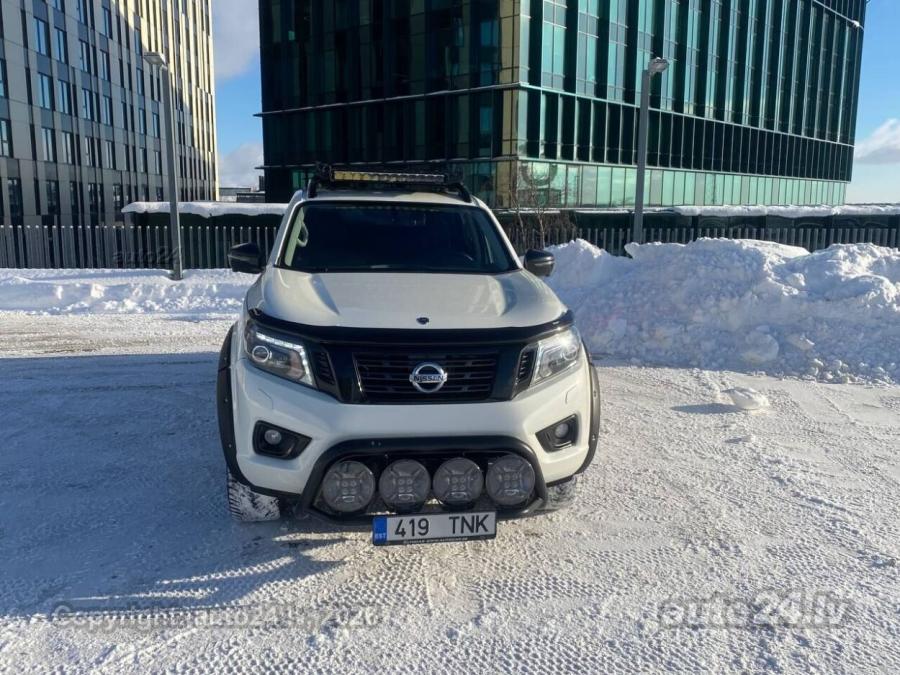 White Nissan Navara 2021 in Tallinn, with an engine capacity of 2.30 L and mileage of 74 thousand km for 34990 €, photo 2 on AUTOMOTO.COM.LV
