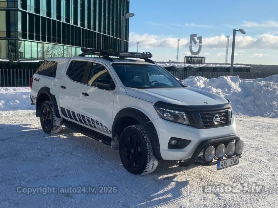 White Nissan Navara 2021 in Tallinn, with an engine capacity of 2.30 L and mileage of 74 thousand km for 34990 €, photo 3 on AUTOMOTO.COM.LV
