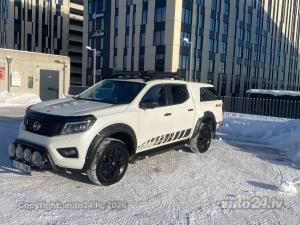 White Nissan Navara 2021 in Tallinn, with an engine capacity of 2.30 L and mileage of 74 thousand km for 34990 €, photo 4 on AUTOMOTO.COM.LV