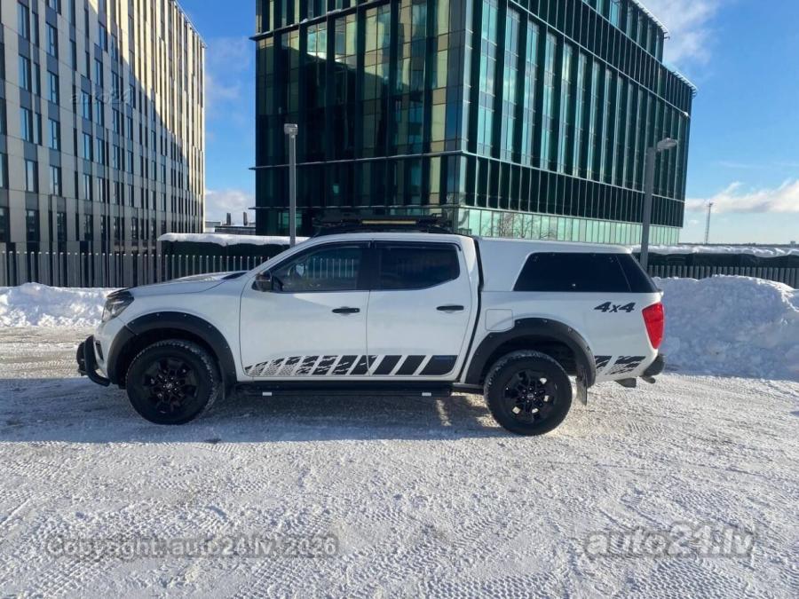 White Nissan Navara 2021 in Tallinn, with an engine capacity of 2.30 L and mileage of 74 thousand km for 34990 €, photo 9 on AUTOMOTO.COM.LV