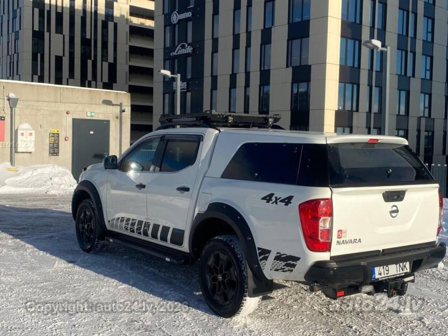 White Nissan Navara 2021 in Tallinn, with an engine capacity of 2.30 L and mileage of 74 thousand km for 34990 €, photo 10 on AUTOMOTO.COM.LV