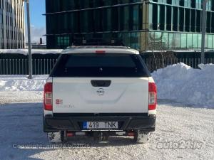 White Nissan Navara 2021 in Tallinn, with an engine capacity of 2.30 L and mileage of 74 thousand km for 34990 €, photo 12 on AUTOMOTO.COM.LV