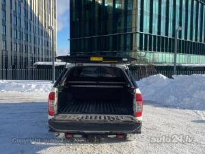 White Nissan Navara 2021 in Tallinn, with an engine capacity of 2.30 L and mileage of 74 thousand km for 34990 €, photo 15 on AUTOMOTO.COM.LV