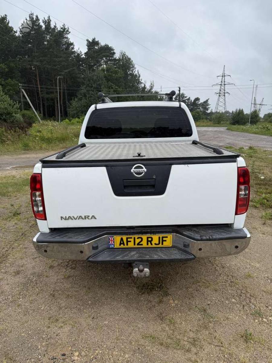 Balts Nissan Navara 2014 Šilutė, ar dzinēja tilpumu 2.50 L un nobraukumu 261 tūkst. km par 4700 €, foto 5 vietnē AUTOMOTO.COM.LV