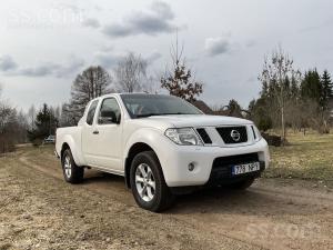 White Nissan Navara 2013 in Tallinn, with an engine capacity of 2.50 L and mileage of 78 thousand km for 11500 €, photo 3 on AUTOMOTO.COM.LV