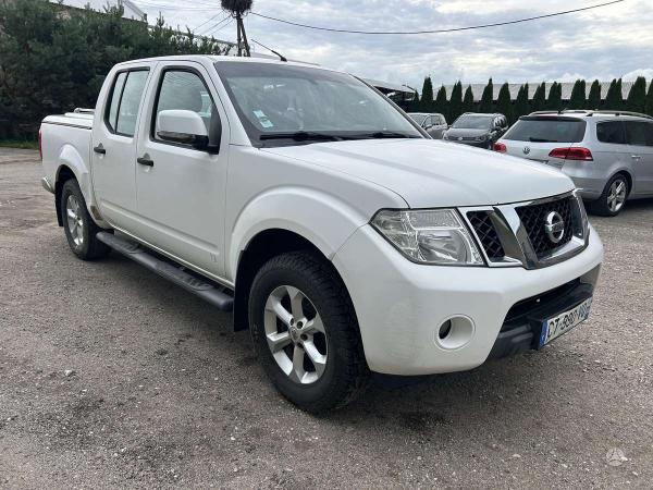 Balts Nissan Navara 2013 Tauragė, ar dzinēja tilpumu 2.50 L un nobraukumu 295 tūkst. km par 3900 €, foto 2 vietnē AUTOMOTO.COM.LV