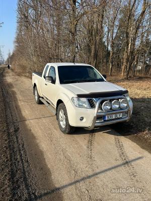 Balts Nissan Navara 2014 Tallina, ar dzinēja tilpumu 2.50 L un nobraukumu 433 tūkst. km par 7000 €, foto 4 vietnē AUTOMOTO.COM.LV