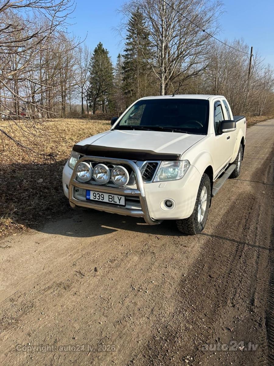 Balts Nissan Navara 2014 Tallina, ar dzinēja tilpumu 2.50 L un nobraukumu 433 tūkst. km par 7000 €, foto 5 vietnē AUTOMOTO.COM.LV