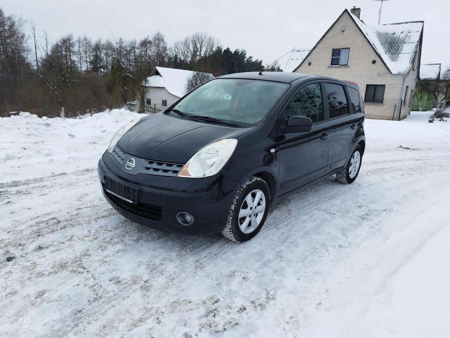Black Nissan Note 2006 in Alytus, with an engine capacity of 1.60 L and mileage of 260 thousand km for 1950 €, photo 1 on AUTOMOTO.COM.LV