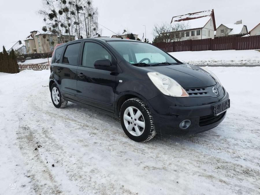 Black Nissan Note 2006 in Alytus, with an engine capacity of 1.60 L and mileage of 260 thousand km for 1950 €, photo 3 on AUTOMOTO.COM.LV