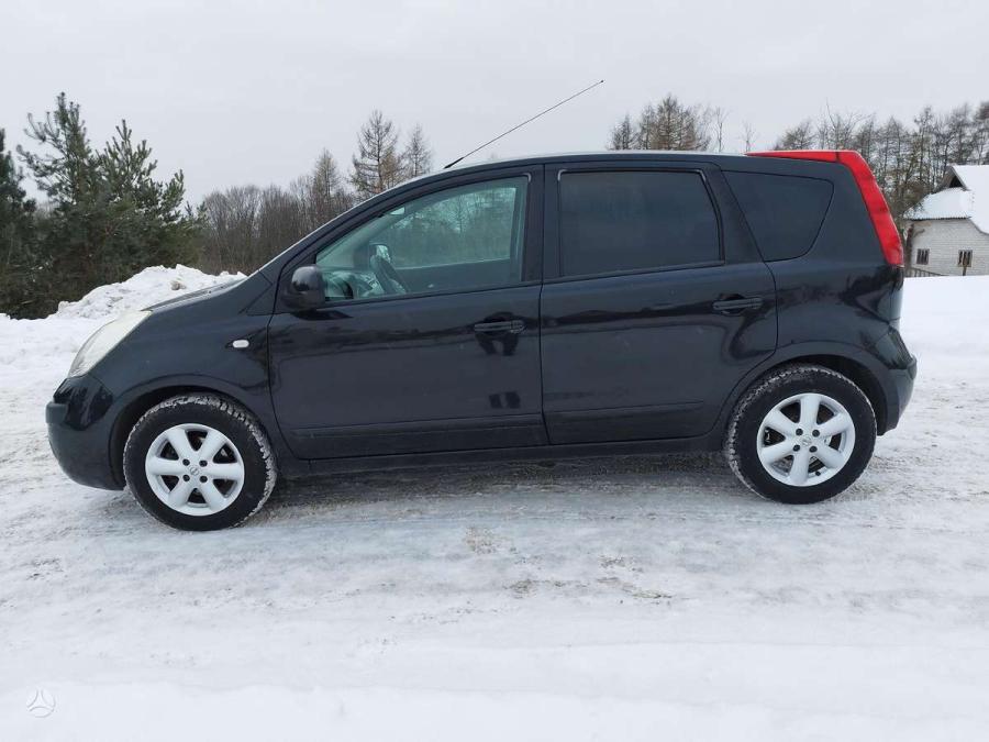 Black Nissan Note 2006 in Alytus, with an engine capacity of 1.60 L and mileage of 260 thousand km for 1950 €, photo 9 on AUTOMOTO.COM.LV