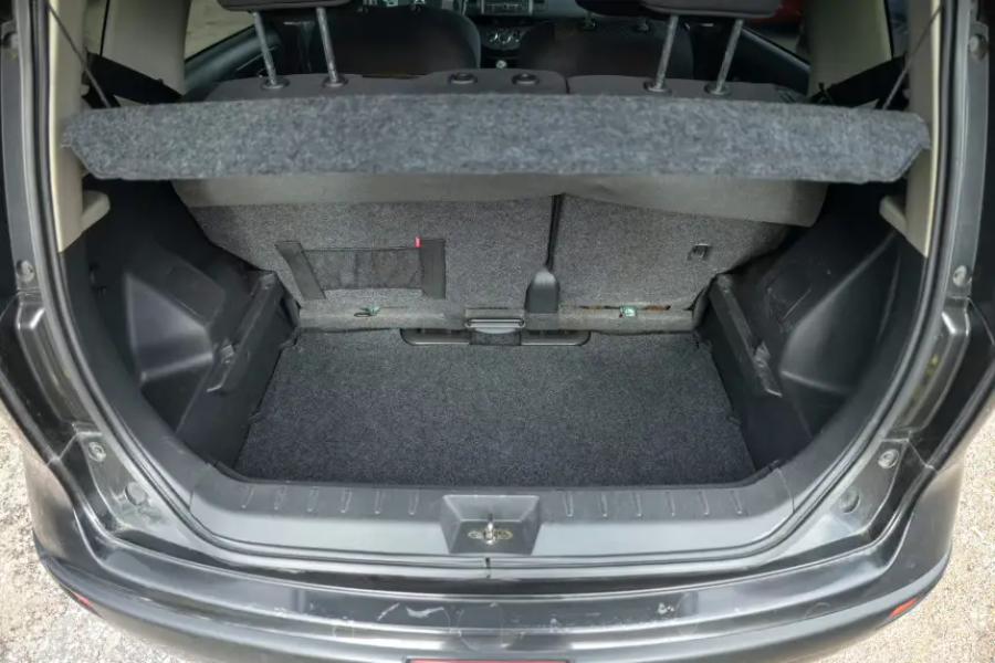 Melns Nissan Note 2006 Liepāja, ar dzinēja tilpumu 1.50 L un nobraukumu 210 tūkst. km par 1600 €, foto 9 vietnē AUTOMOTO.COM.LV