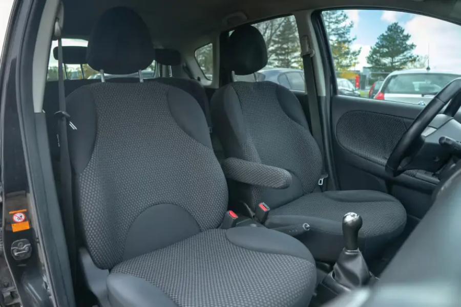 Melns Nissan Note 2006 Liepāja, ar dzinēja tilpumu 1.50 L un nobraukumu 210 tūkst. km par 1600 €, foto 11 vietnē AUTOMOTO.COM.LV
