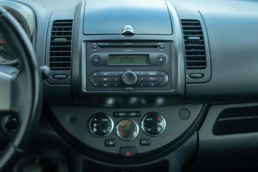 Melns Nissan Note 2006 Liepāja, ar dzinēja tilpumu 1.50 L un nobraukumu 210 tūkst. km par 1600 €, foto 14 vietnē AUTOMOTO.COM.LV