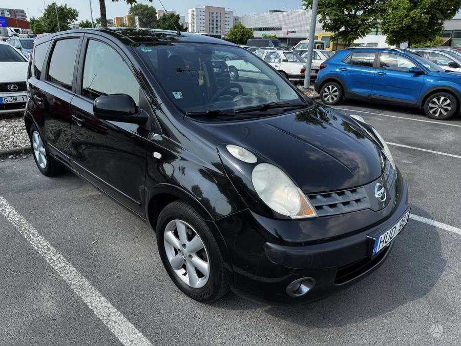 Black Nissan Note 2006 in Vilnius, with an engine capacity of 1.60 L and mileage of 172 thousand km for 1750 €, photo 4 on AUTOMOTO.COM.LV