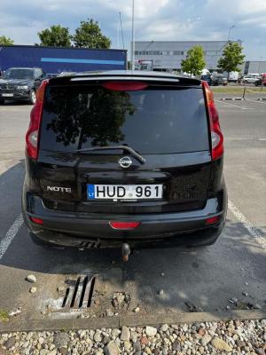 Black Nissan Note 2006 in Vilnius, with an engine capacity of 1.60 L and mileage of 172 thousand km for 1750 €, photo 8 on AUTOMOTO.COM.LV