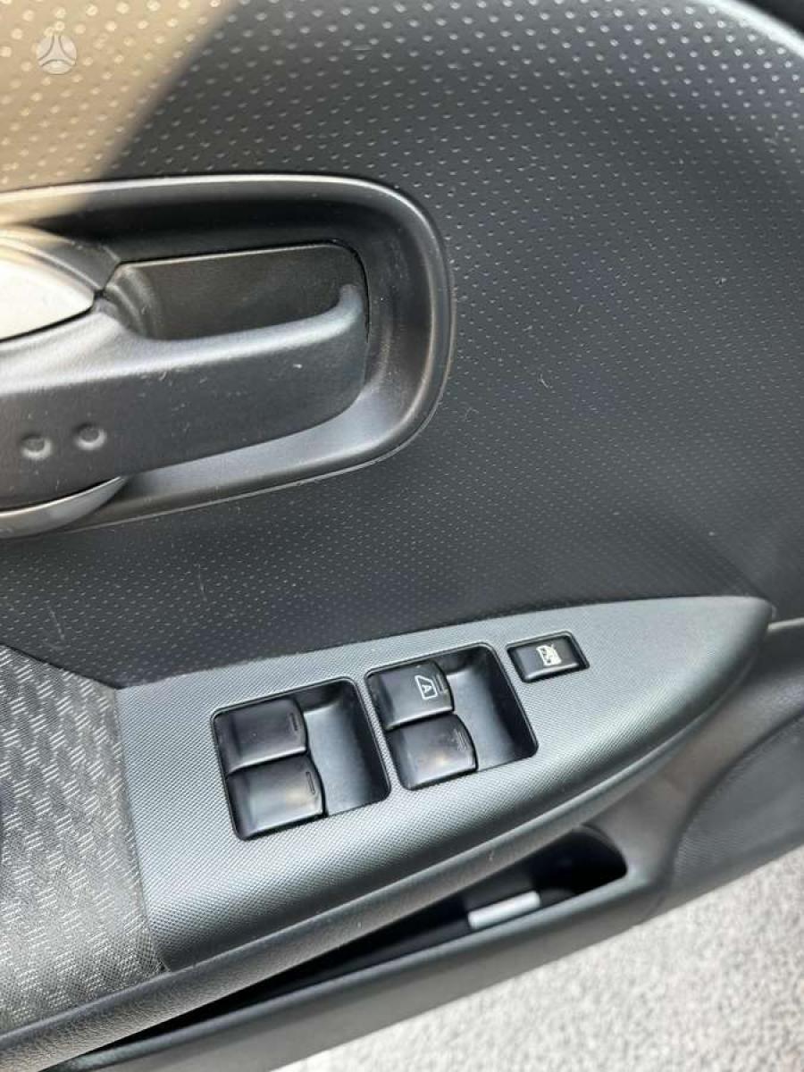 Black Nissan Note 2006 in Vilnius, with an engine capacity of 1.60 L and mileage of 172 thousand km for 1750 €, photo 15 on AUTOMOTO.COM.LV