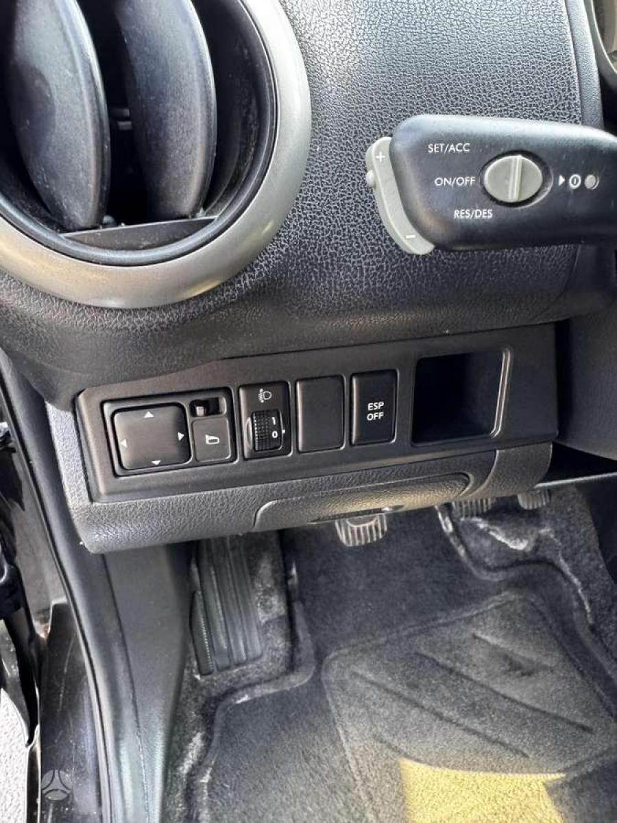 Black Nissan Note 2006 in Vilnius, with an engine capacity of 1.60 L and mileage of 172 thousand km for 1750 €, photo 16 on AUTOMOTO.COM.LV