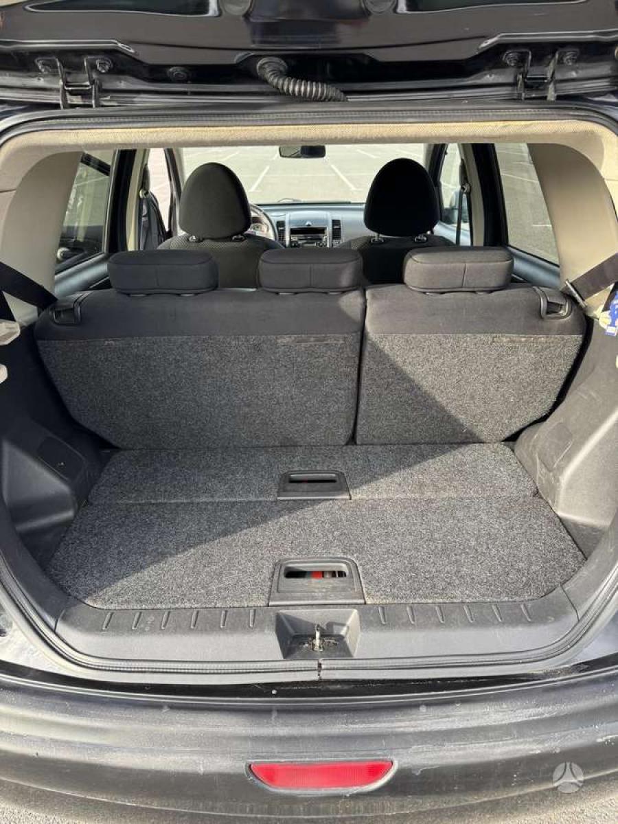 Black Nissan Note 2006 in Vilnius, with an engine capacity of 1.46 L and mileage of 248 thousand km for 1300 €, photo 12 on AUTOMOTO.COM.LV