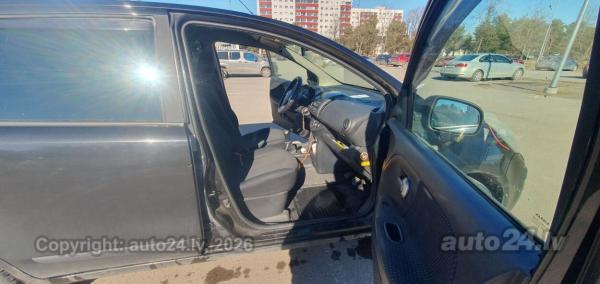 Melns Nissan Note 2007 Tallina, ar dzinēja tilpumu 1.40 L un nobraukumu 212 tūkst. km par 950 €, foto 6 vietnē AUTOMOTO.COM.LV